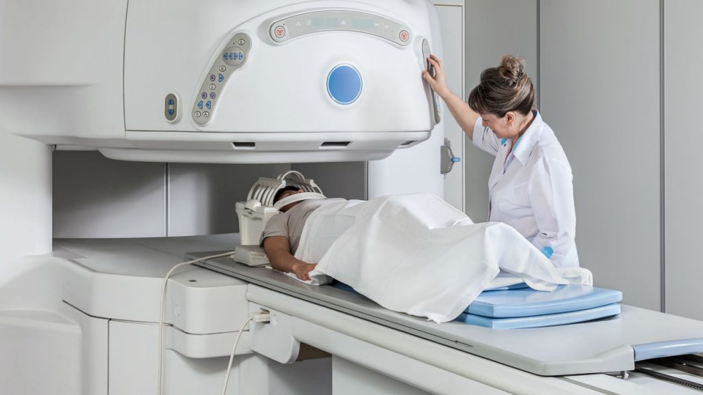 Cancer treatment, Radiation Therapy advantages & disadvantages ...